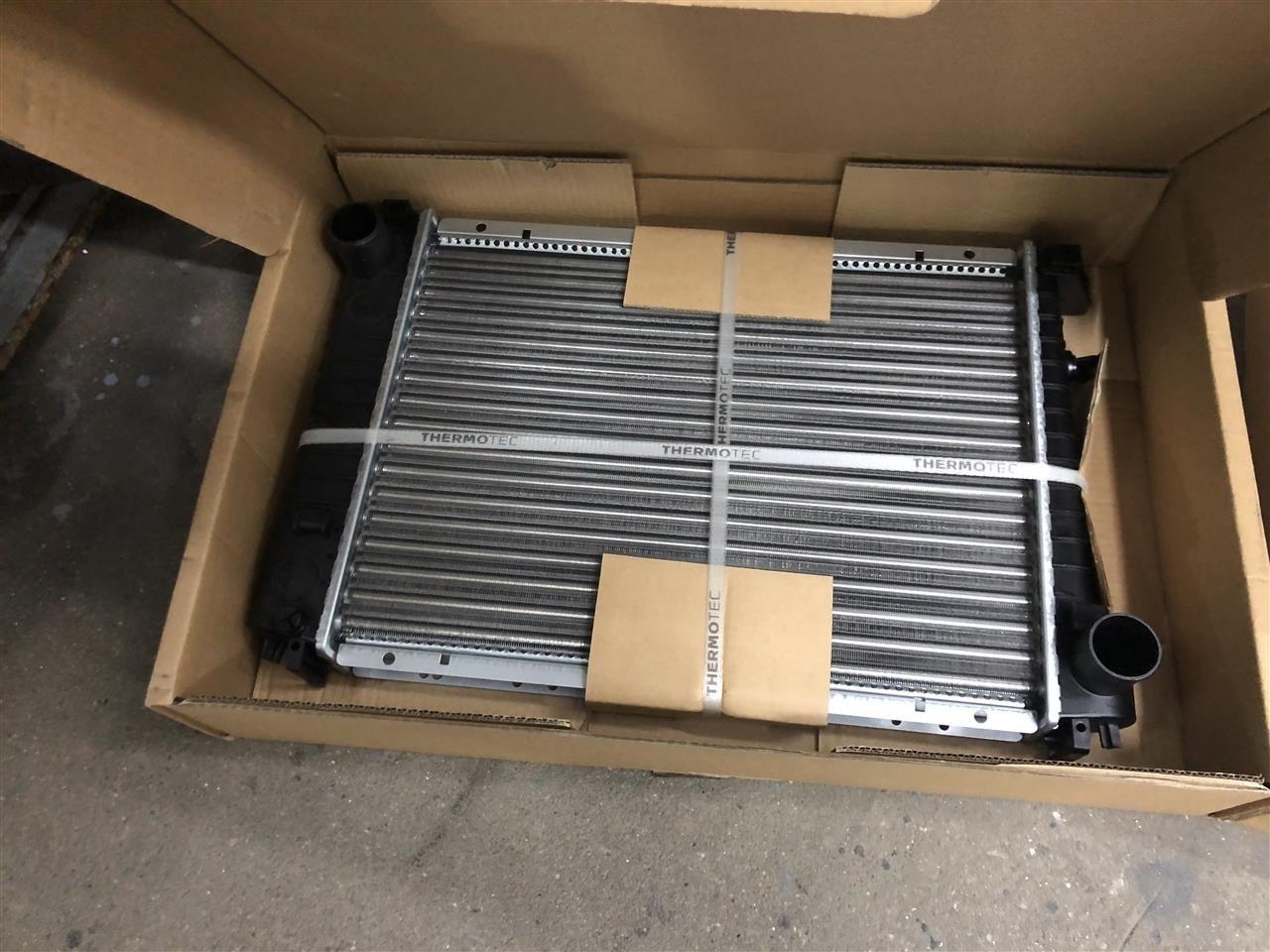 radiator uji bmw e30 e36 e34 e32 e28 e38 | Fushë Kosovë | MerrJep.com