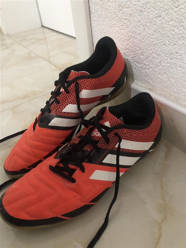 Shiten atlete per futboll ose palester | Vushtrri Shiten atlete per futboll ose palester | Vushtrri