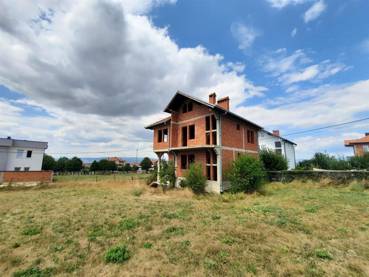 Shitet shtëpia 272 m2 në Bardhosh, në periferi të Prishtines | Prishtinë Shitet shtëpia 272 m2 në Bardhosh, në periferi të Prishtines | Prishtinë