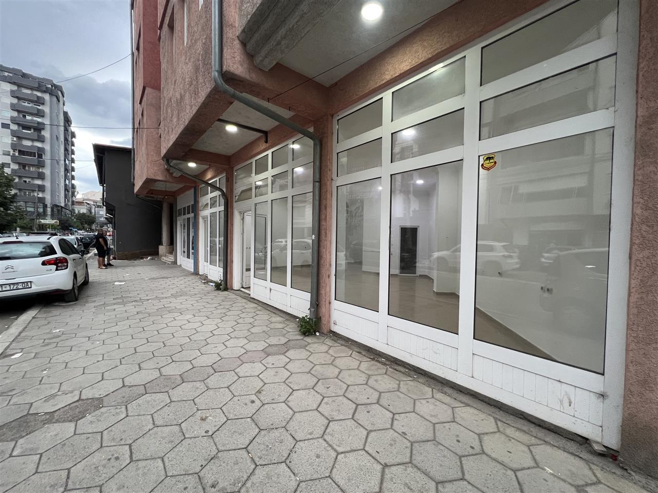 SHES LOKALIN NE QENDER TE MITROVICES | Mitrovicë SHES LOKALIN NE QENDER TE MITROVICES | Mitrovicë