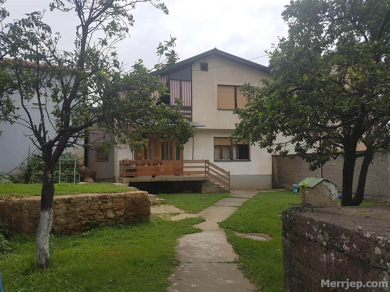 Shitet trualli dhe shtepia ne qender te Gjakoves | Gjakovë Shitet trualli dhe shtepia ne qender te Gjakoves | Gjakovë